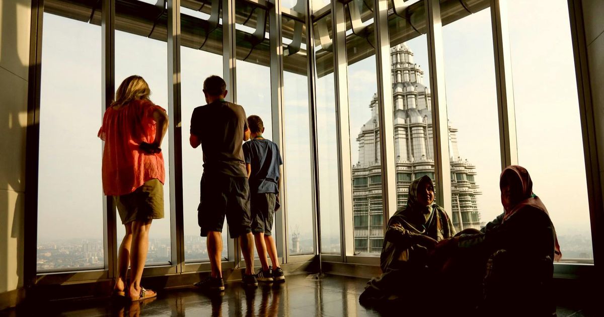 Petronas Twin Tower skip the line ticket with short KL city trip - Tinggly