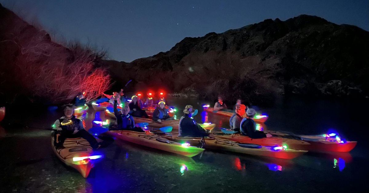 Guided moonlight kayak tour from Las Vegas Strip or Willow Beach - Tinggly
