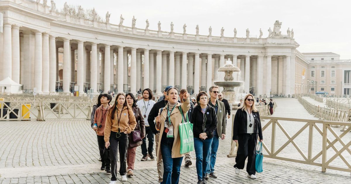 VIP St. Peter's Basilica tour with Dome climb and Papal Crypt - Tinggly