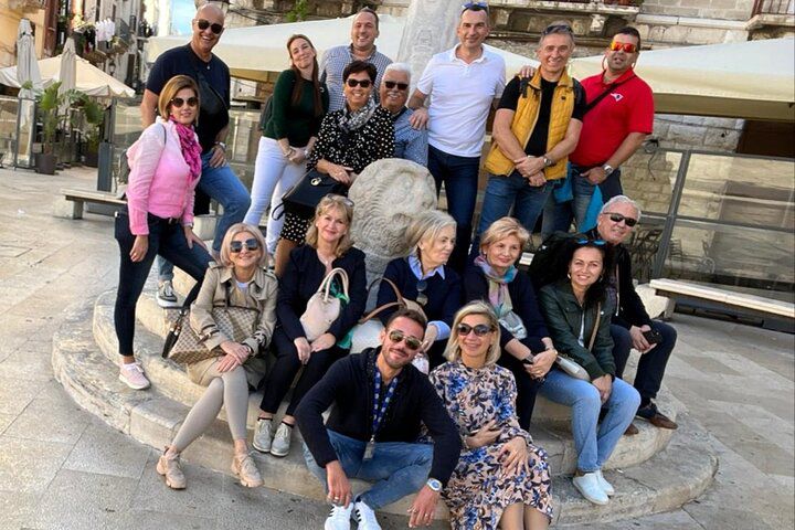 Bari Walk Through History - Tinggly
