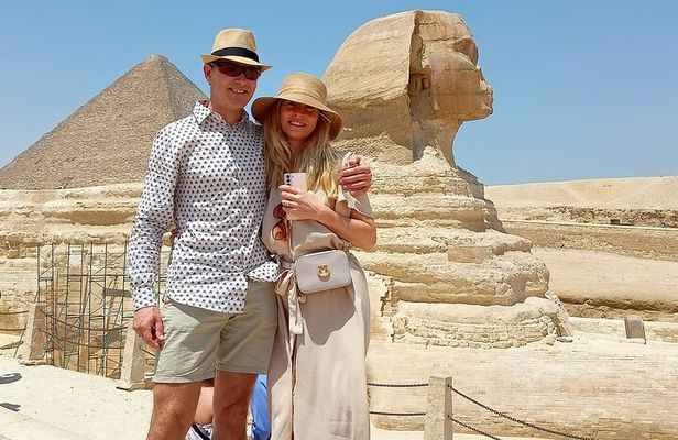 Private tour to Giza Pyramids, Sphinx& the Mummification temple - Tinggly